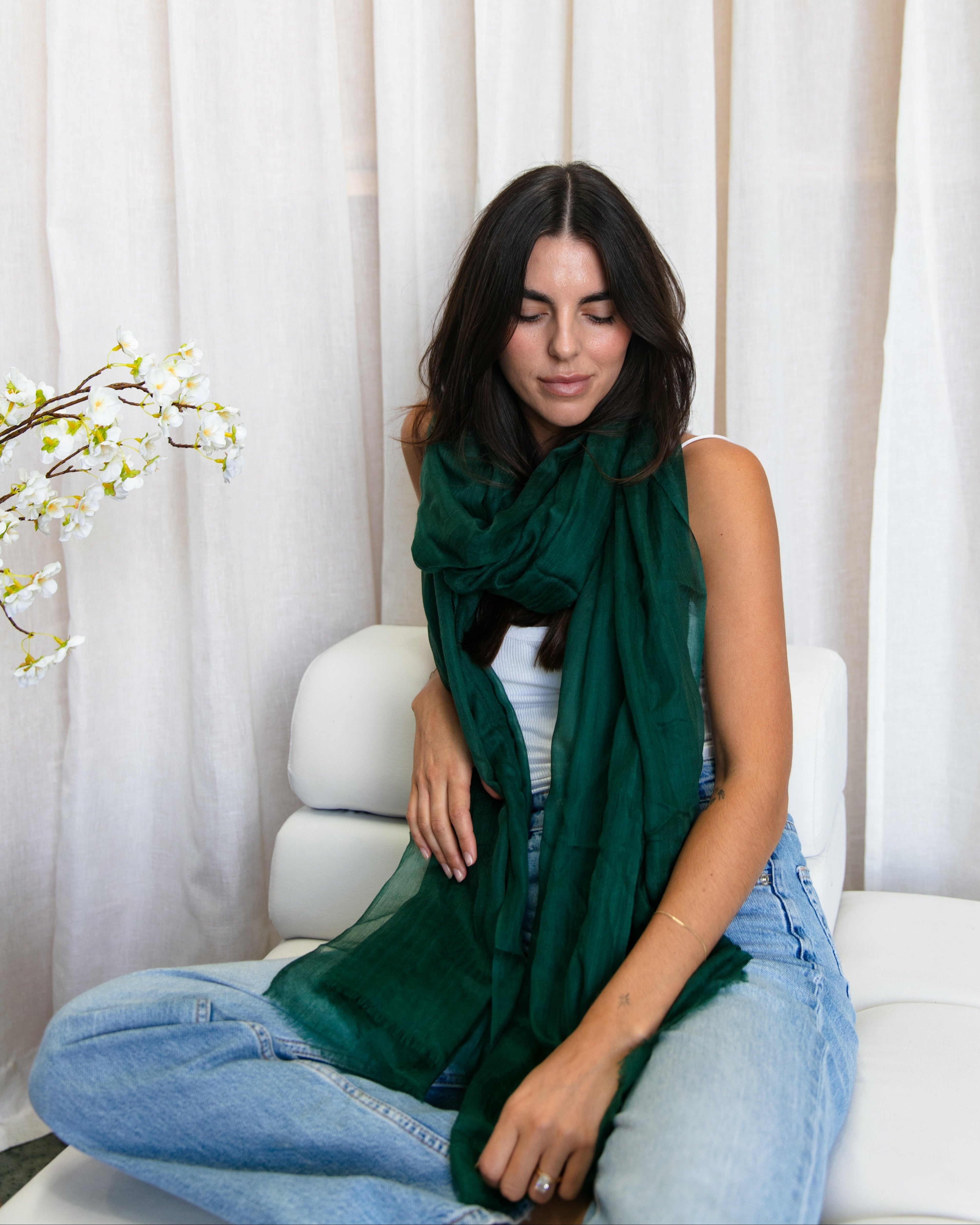 Clara Lightweight Cashmere Shawl - Emerald – Heirloom Cashmere